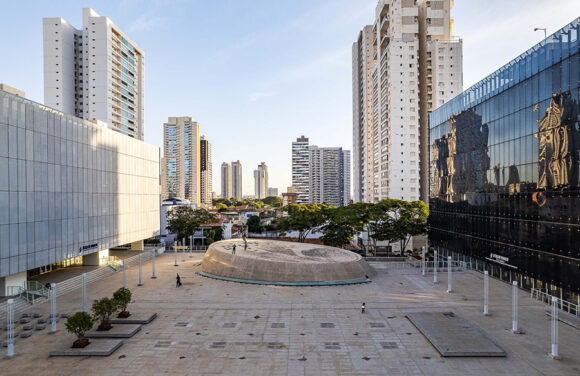 Transformative Architecture: 18th Region Labour Complex in Goiânia ...