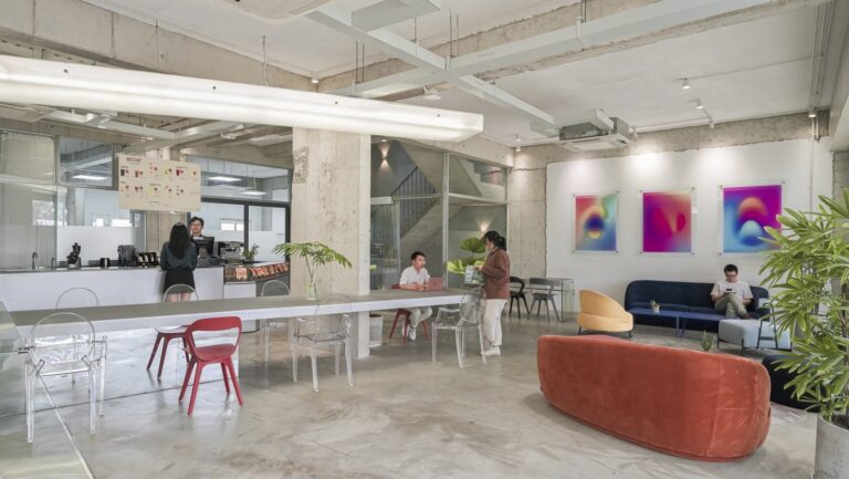 Transforming Workspaces: Inspire Hub Hybrid Office - Archirro Transforming Workspaces: Inspire Hub Hybrid Office - Archirro